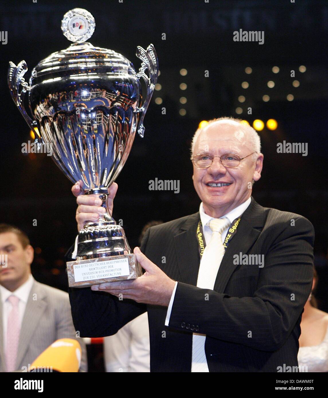 Boxing promoter Klaus-Peter Kohl receives a cup for his 250th boxing ...