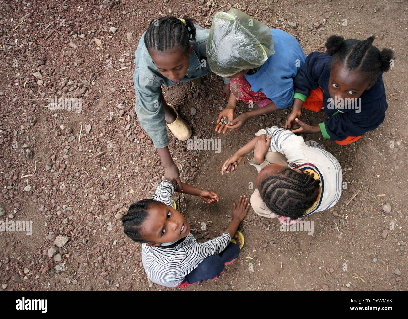 Kids playing ethiopia hi-res stock photography and images - Alamy