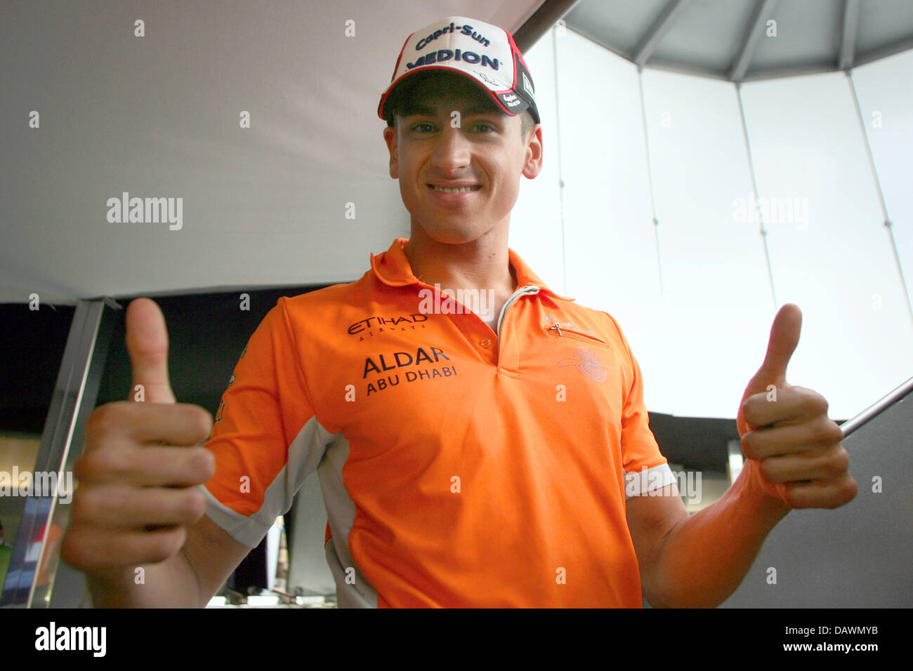 Twothumbs hi-res stock photography and images - Alamy