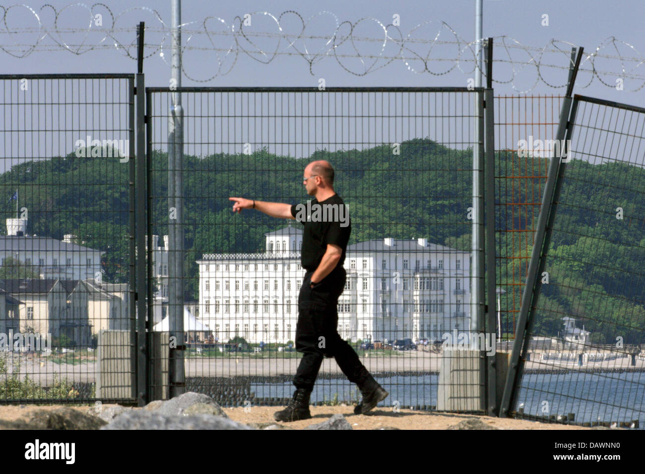 Cordoning hi-res stock photography and images - Alamy