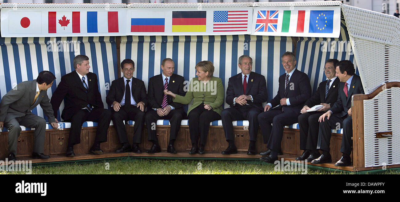 The heads of the G8 states (L-R) Prime Minister Shinzo Abe (Japan ...