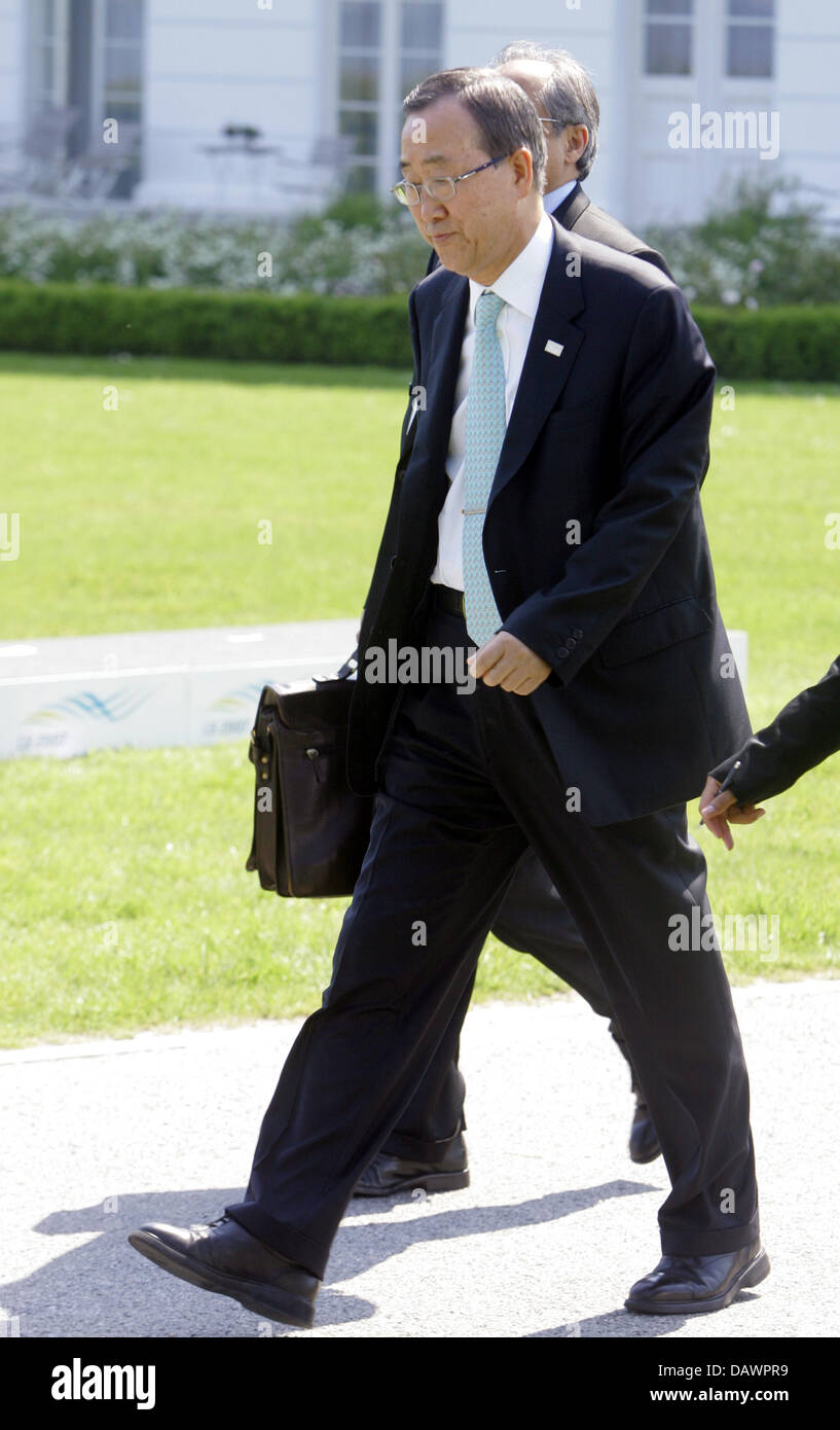 UN Secretary General Ban Ki-moon arrives to a session at the G8 Summit ...
