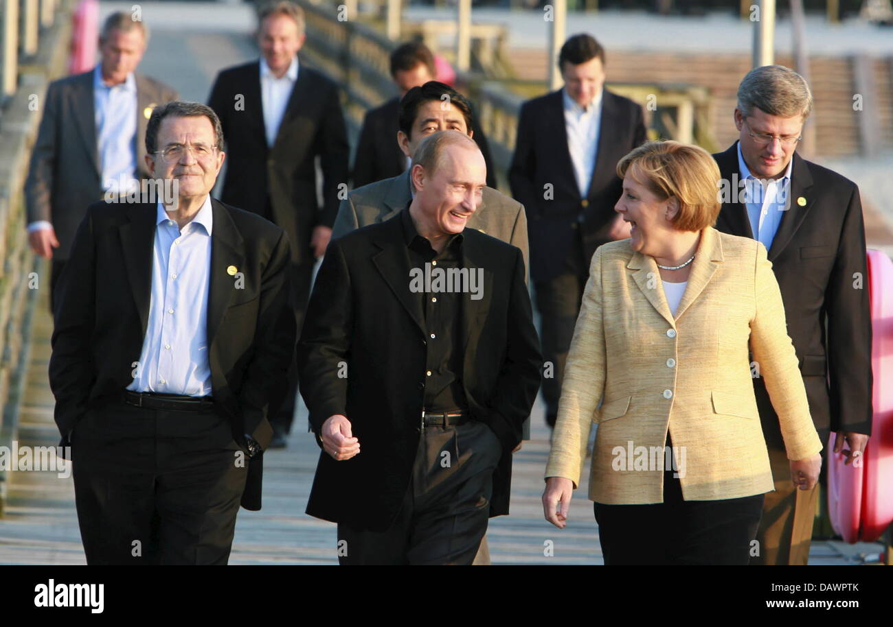 Russian president vladimir putin background hi-res stock photography ...