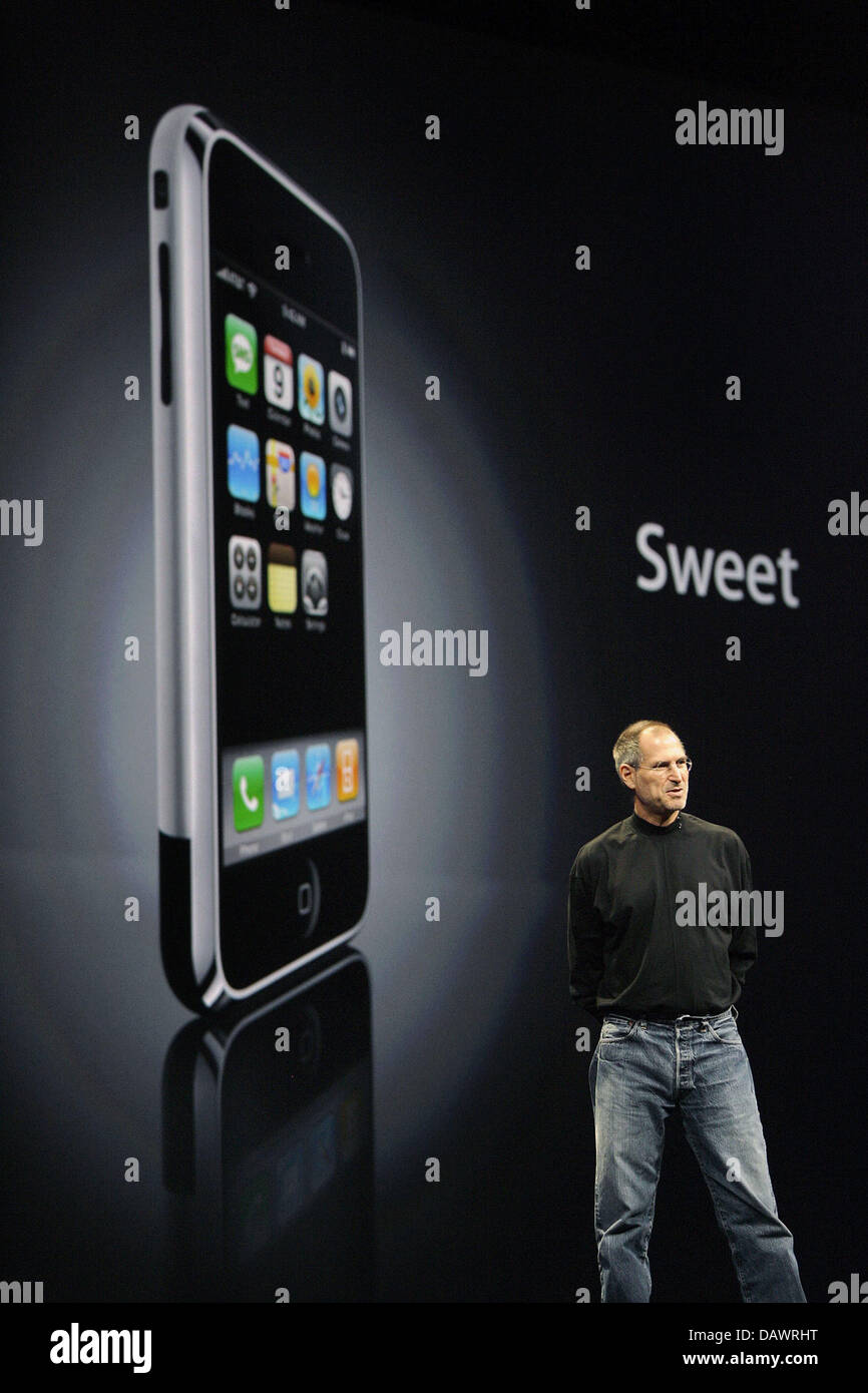 Apple CEO Steve Jobs presents Apple's new 'iPhone' at the Worldwide ...
