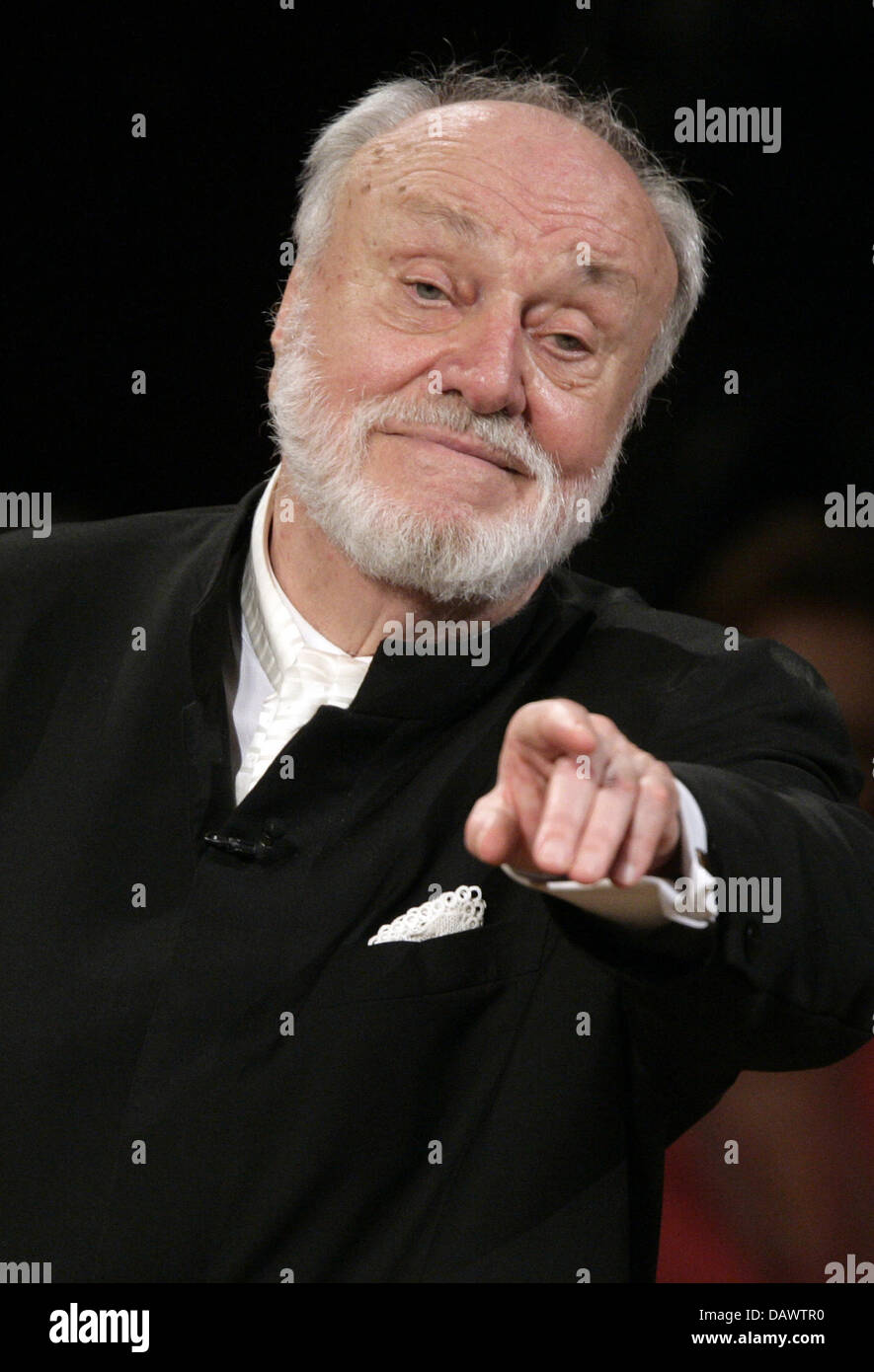 German maestro Kurt Masur conducts the Gewandhaus orchestra at the ...