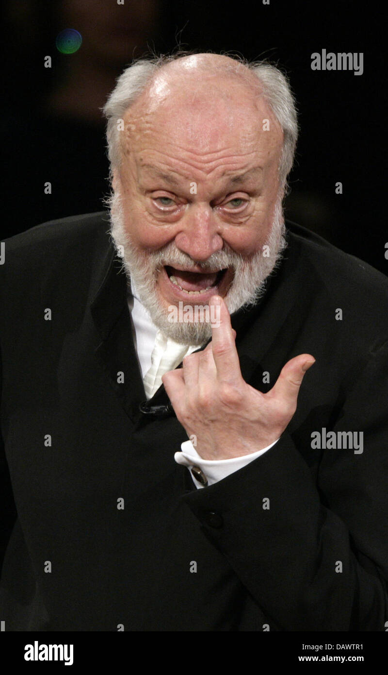German maestro Kurt Masur conducts the Gewandhaus orchestra at the ...