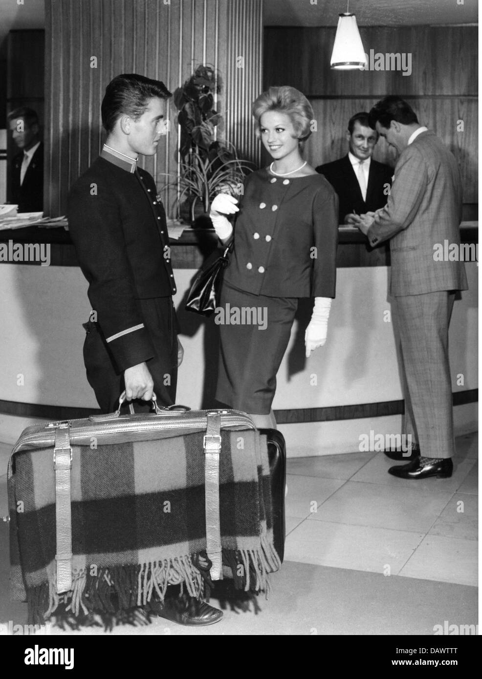 Hotel reception desk 1950s hi-res stock photography and images - Alamy