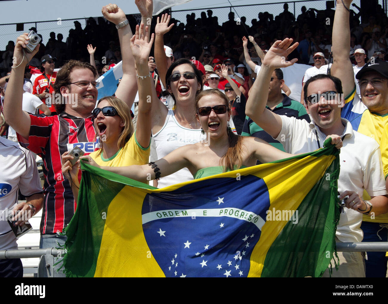 Formula 1 start flag hi-res stock photography and images - Alamy
