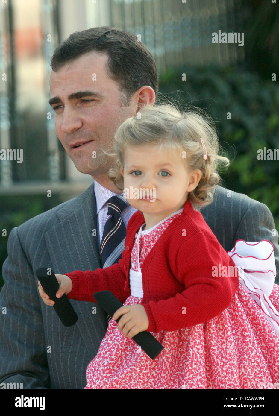First child of felipe and letizia of spain hi-res stock photography and ...