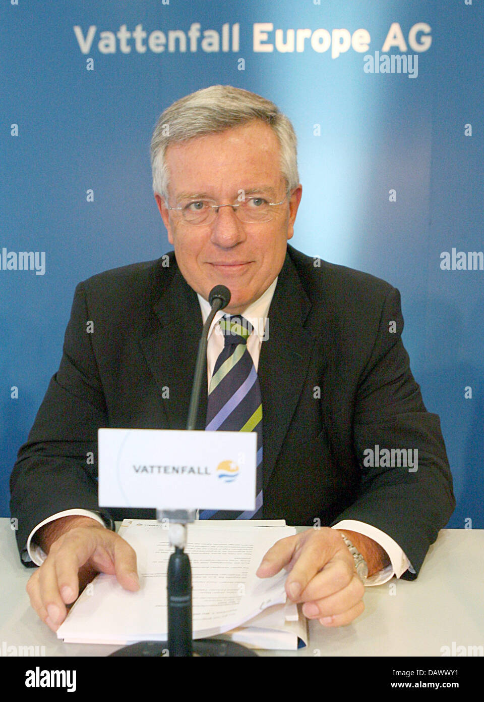 Klaus Rauscher CEO of Vattenfall Europe AG explains last year's company ...