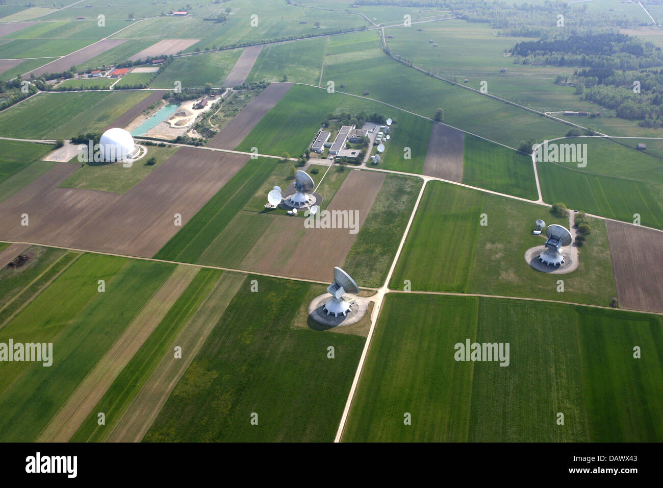 Ground station raisting hi-res stock photography and images - Alamy