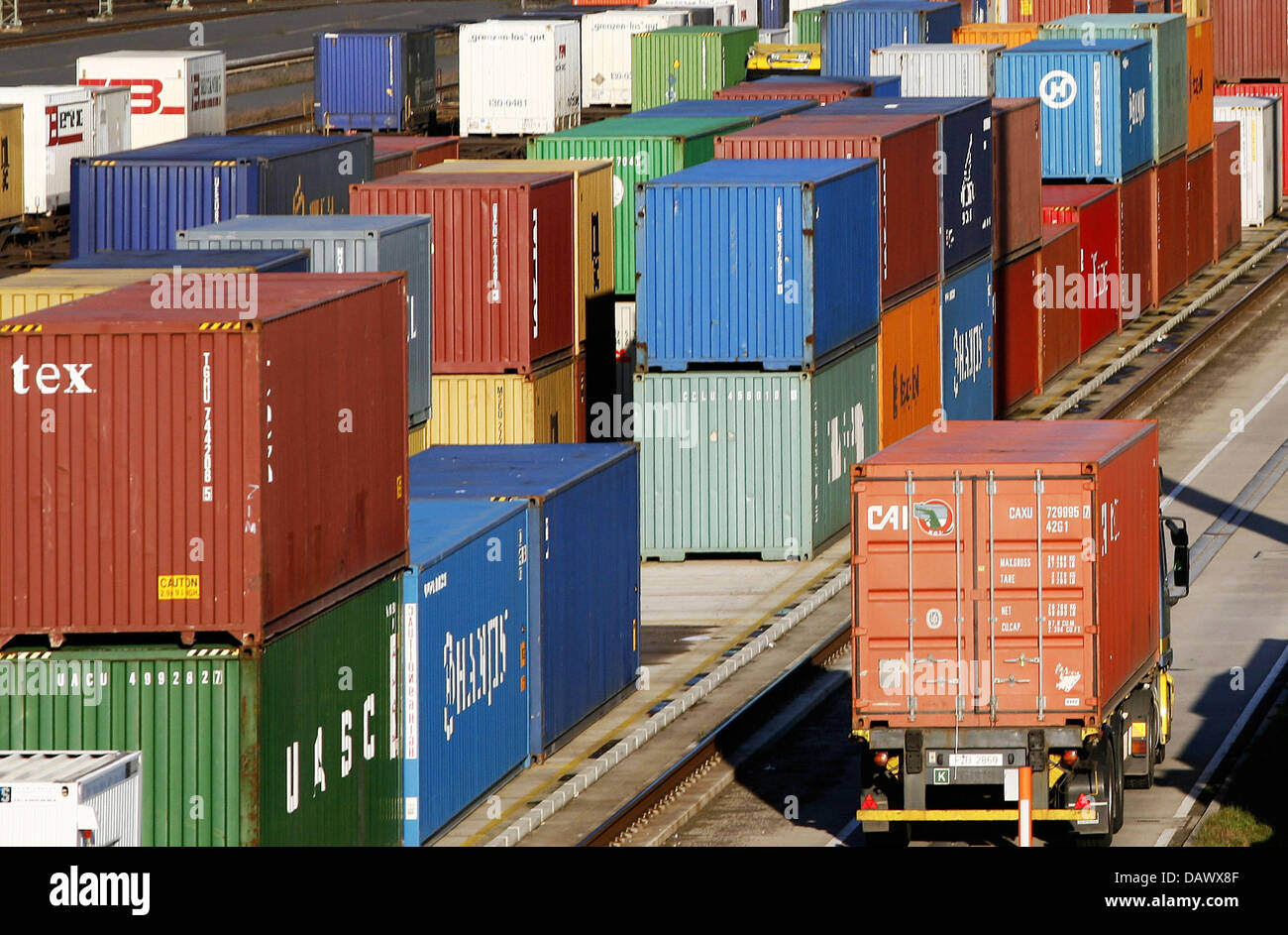 Handling station hi-res stock photography and images - Alamy