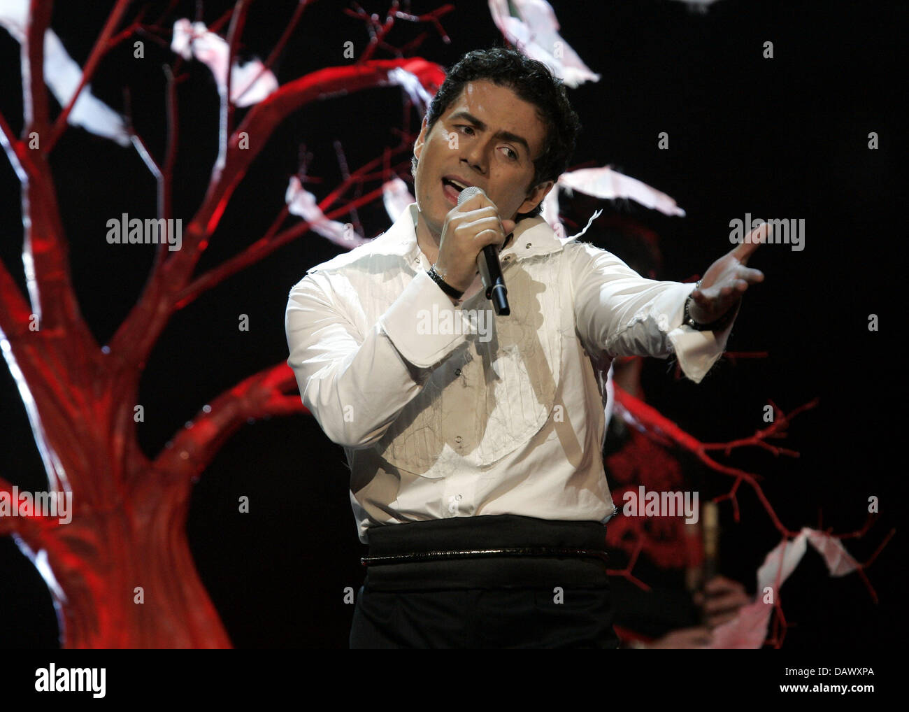 Arts culture entertainment ace music television entertainment male ...