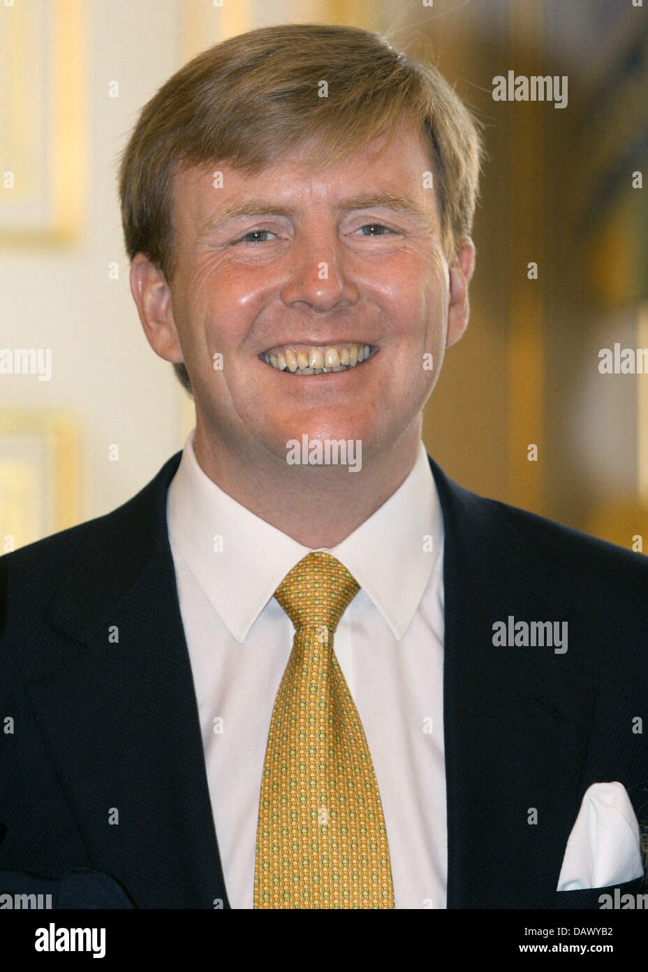Dutch crown Prince Willem-Alexander smiles during the 'Appeltjes van ...