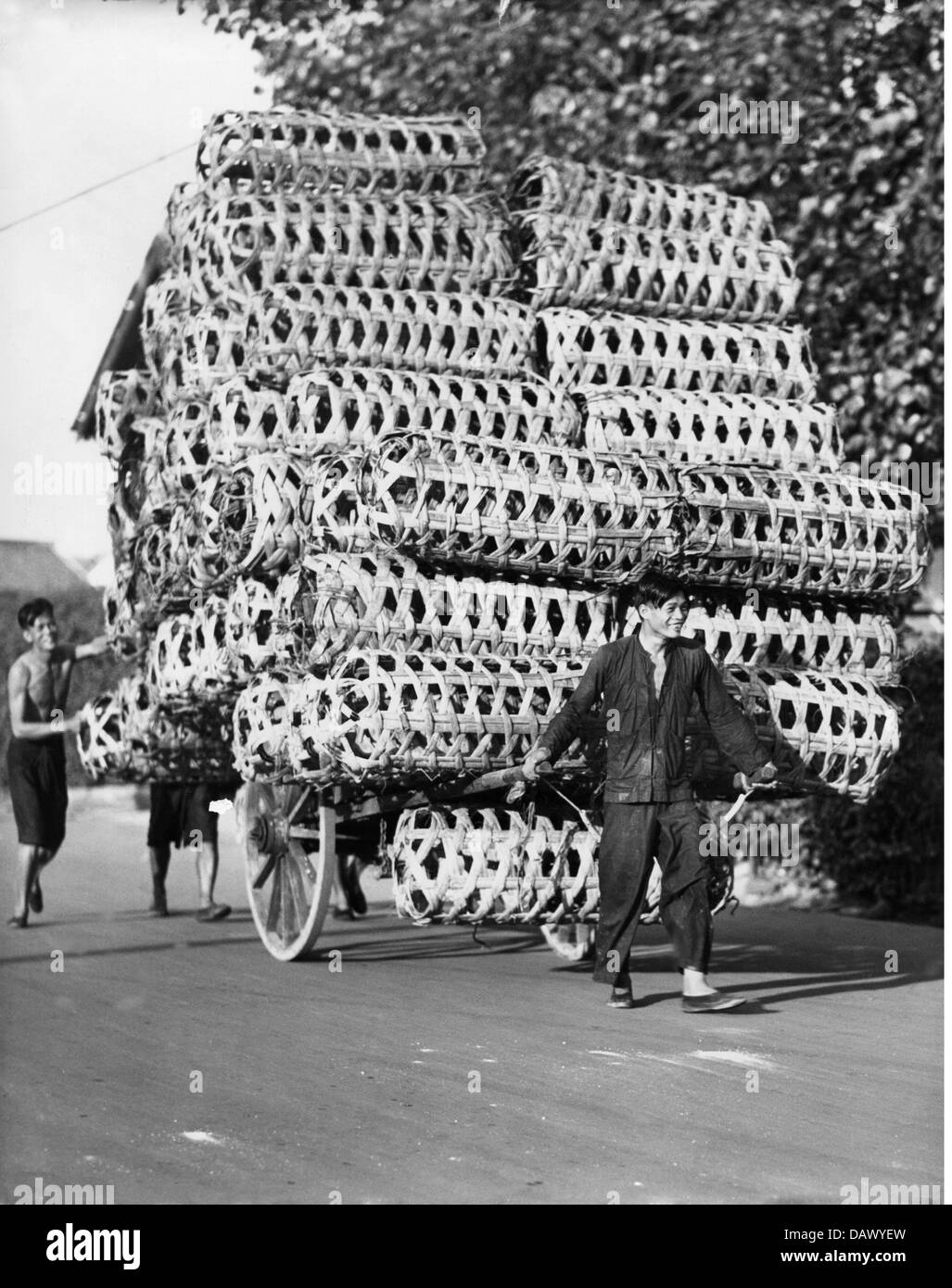 China farming 1960s hi-res stock photography and images - Alamy