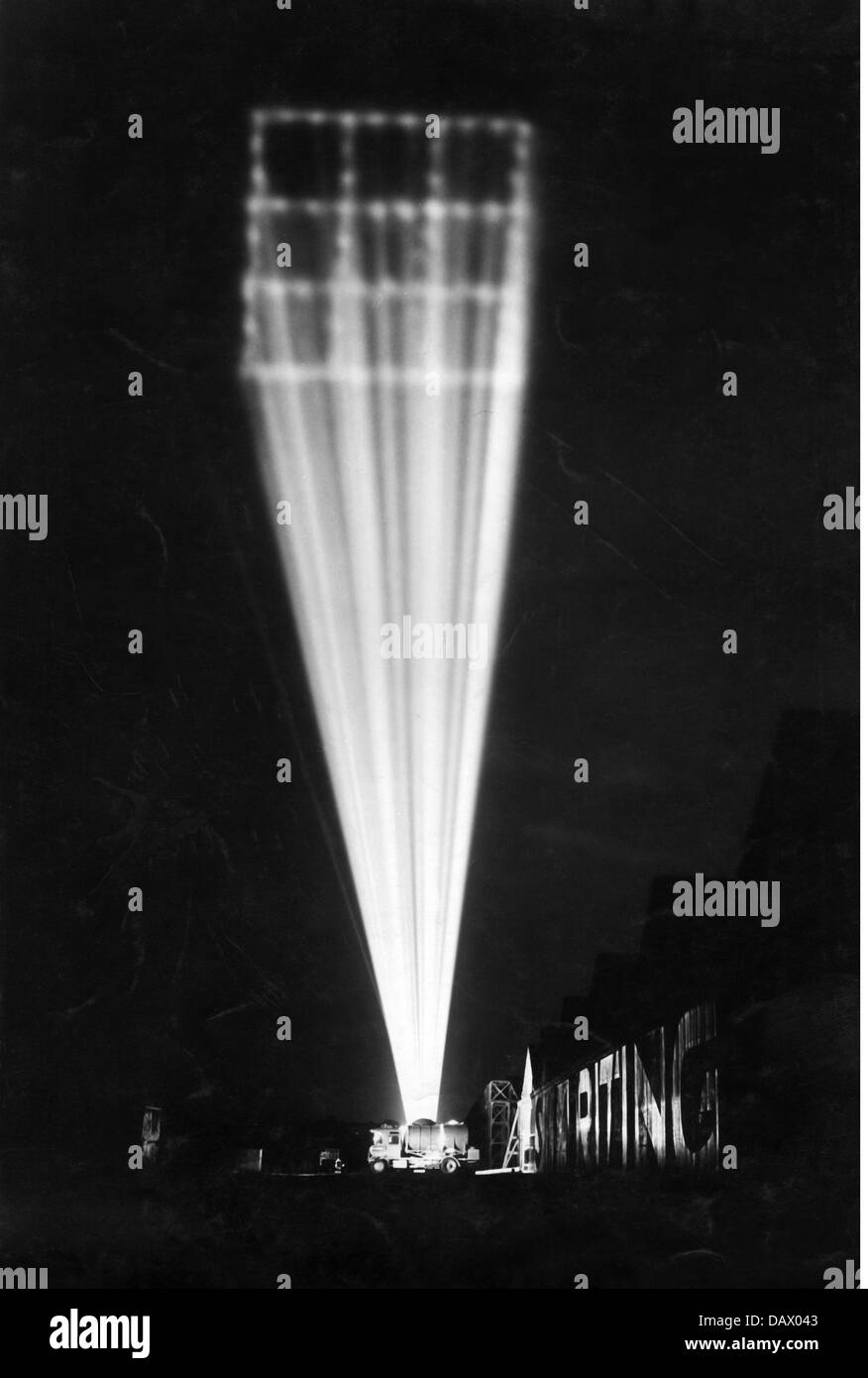 Searchlight anti aircraft Black and White Stock Photos & Images - Alamy