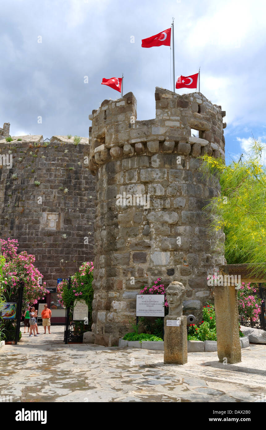Entrance to Bodrum Castle and Museum of Underwater Archaeology, Bodrum ...