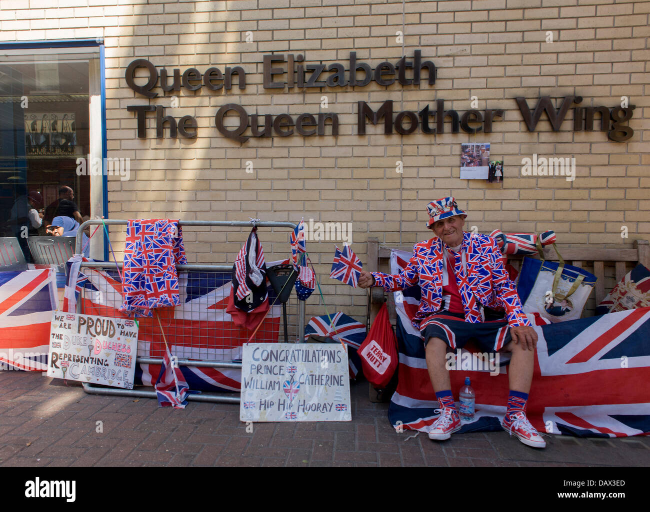 London 19th July 2013: Royalist sits on bench as tension mounts outside ...