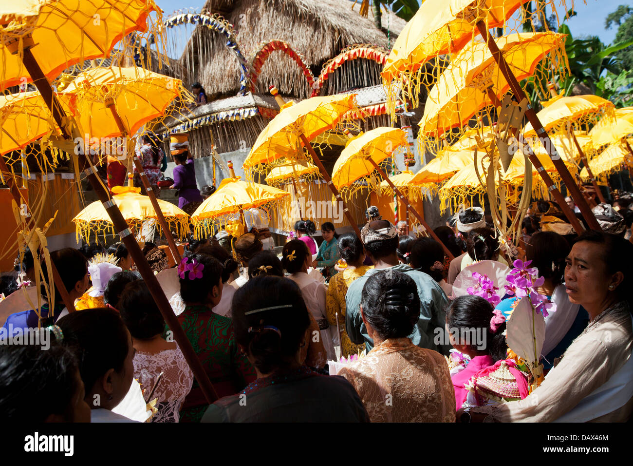 Funeral procession to Penestenan cremation ground, Bali Stock Photo - Alamy