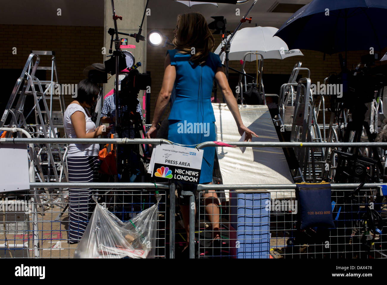 London 19th July 2013: US NBC TV reporter and technicians in media ...