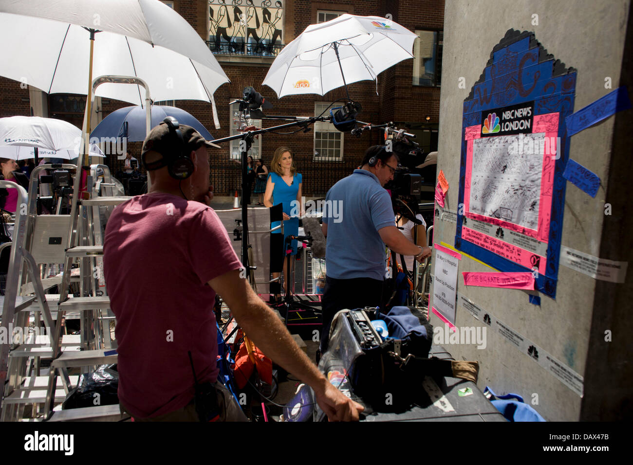 London 19th July 2013: US NBC TV reporter and technicians in media ...