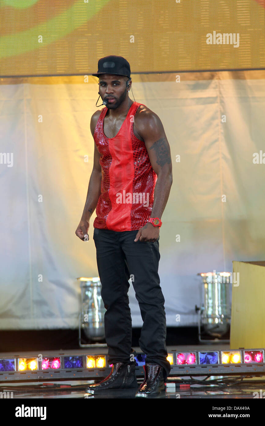 Jason derulo photos hi-res stock photography and images - Alamy