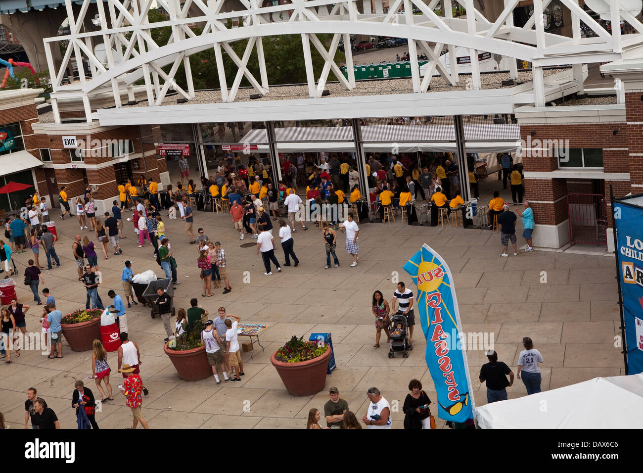 Entrance gate hi-res stock photography and images - Alamy