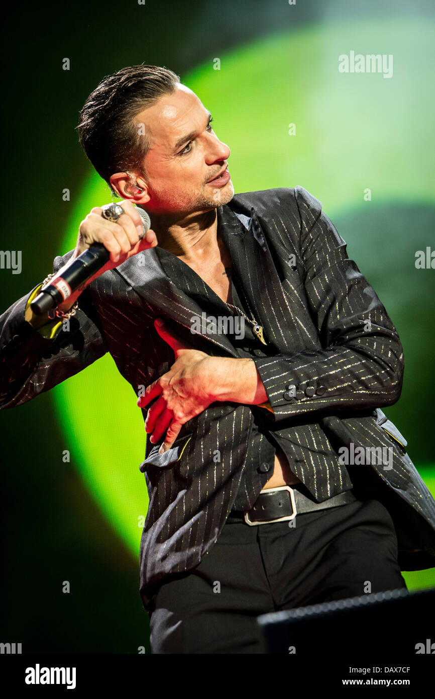 Martin gore 2013 hi-res stock photography and images - Alamy