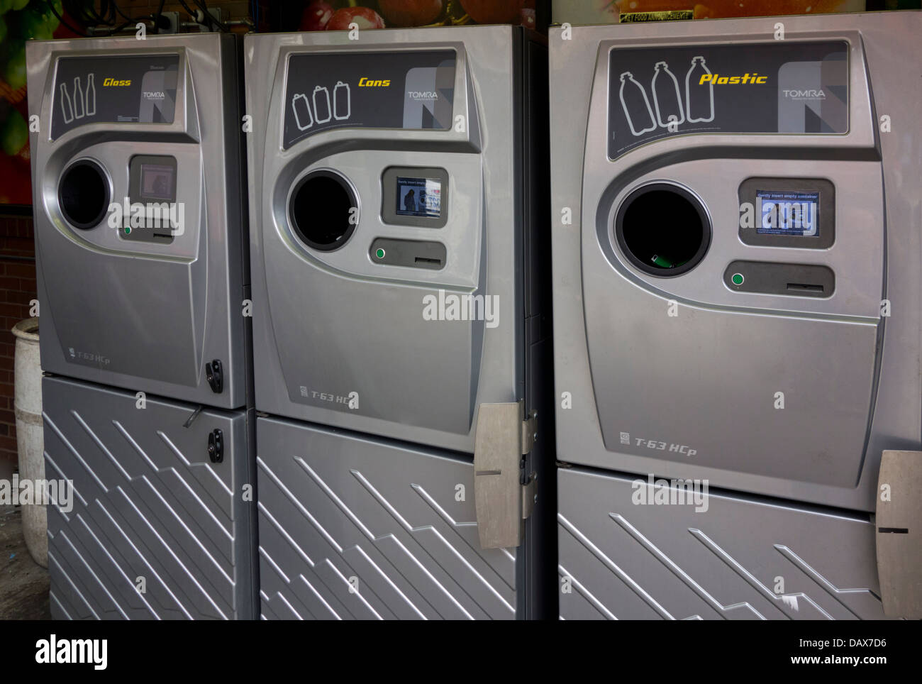 Cans bottles redemption center hi-res stock photography and images - Alamy