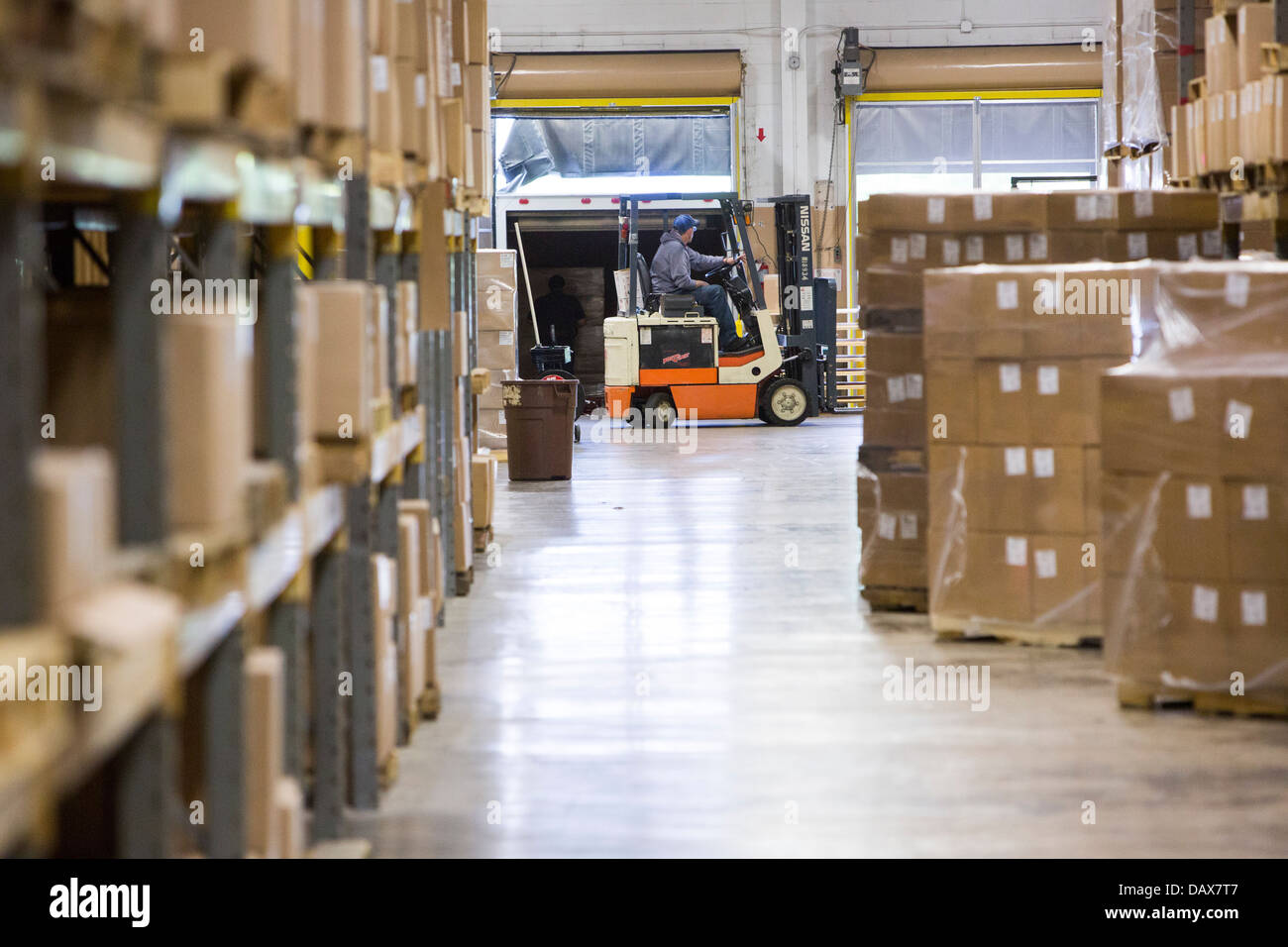 Cardboard boxes hi-res stock photography and images - Alamy