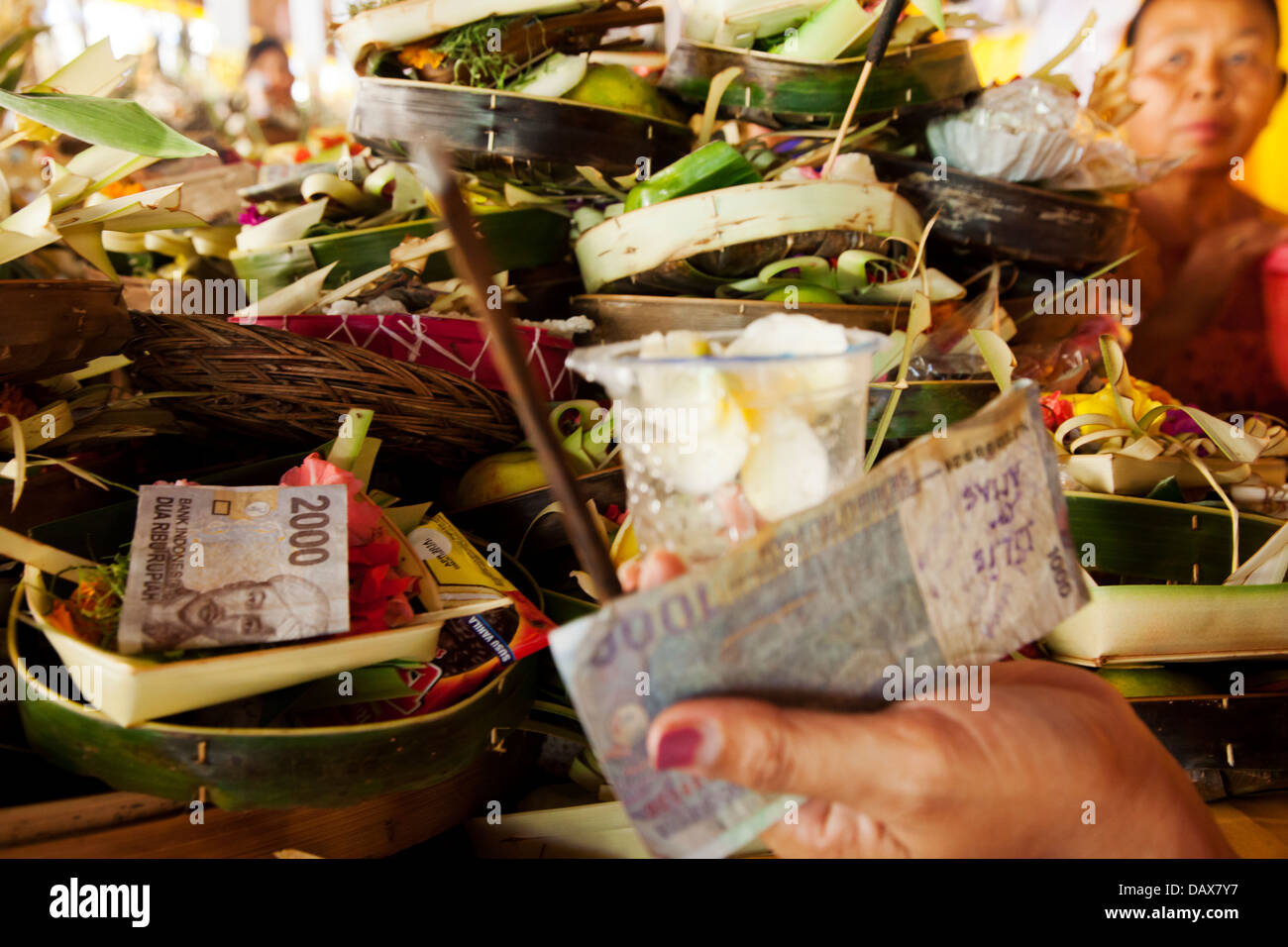Offerings at a cremation Stock Photo - Alamy