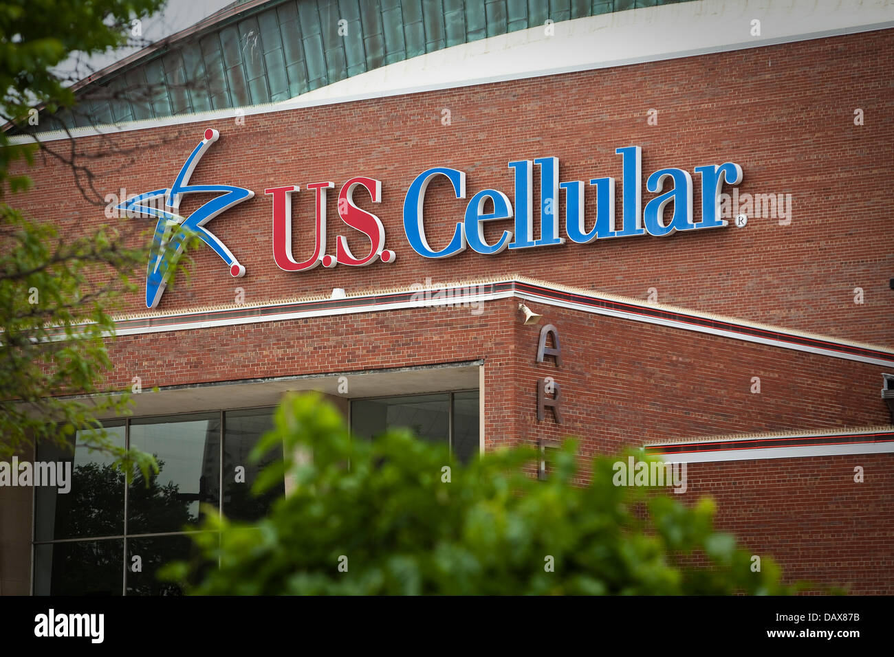 U.S. Cellular arena is seen in Milwaukee Stock Photo - Alamy