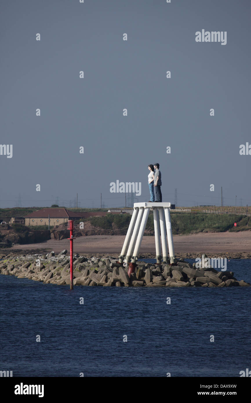 Couple, a publicly displayed sculpture at Newbiggin-by-the-Sea in ...