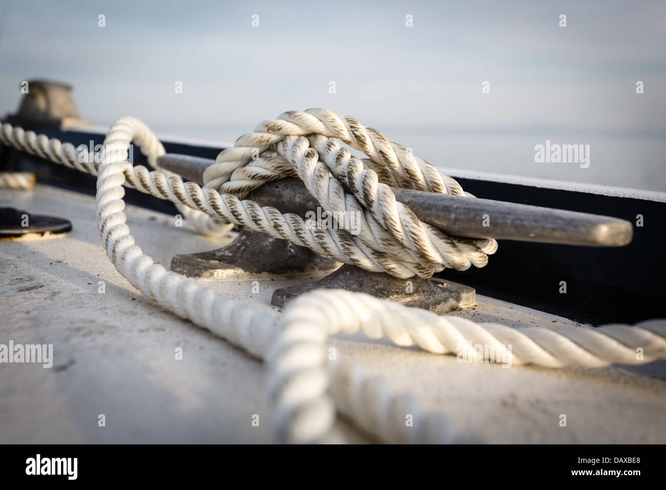 White rope hi-res stock photography and images - Alamy