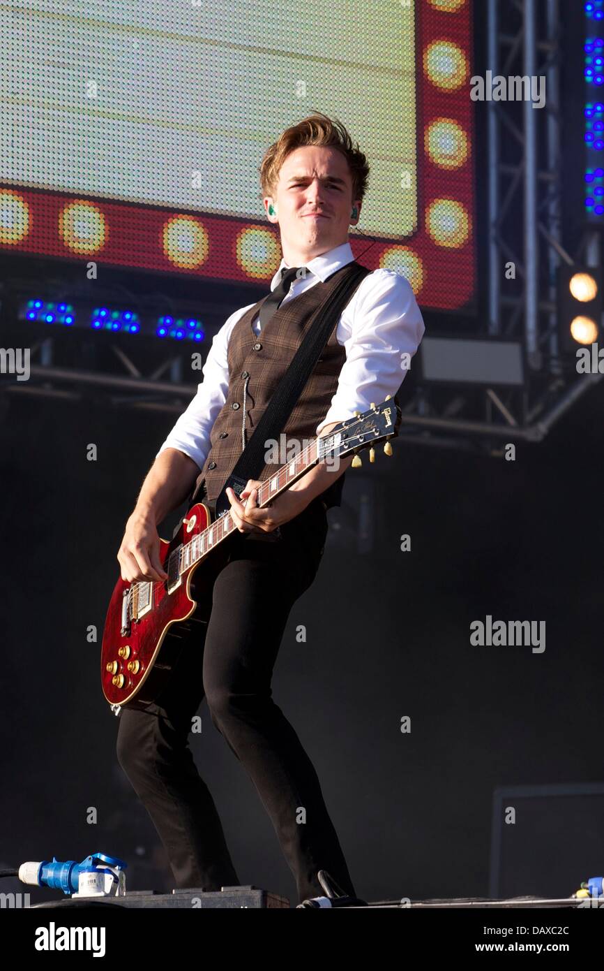 Pop group mcfly hi-res stock photography and images - Alamy