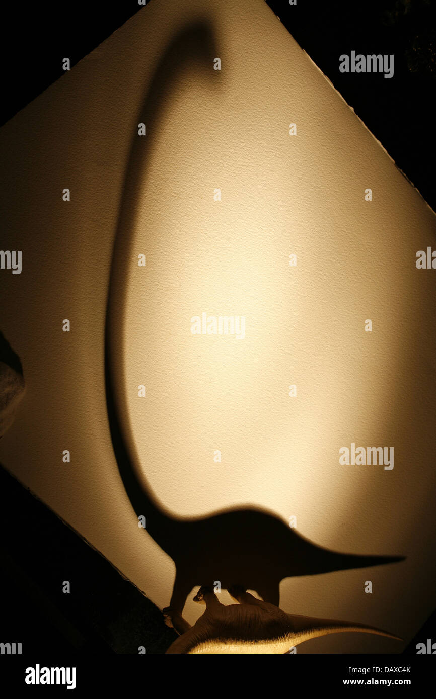 Scary dinosaur hi-res stock photography and images - Alamy