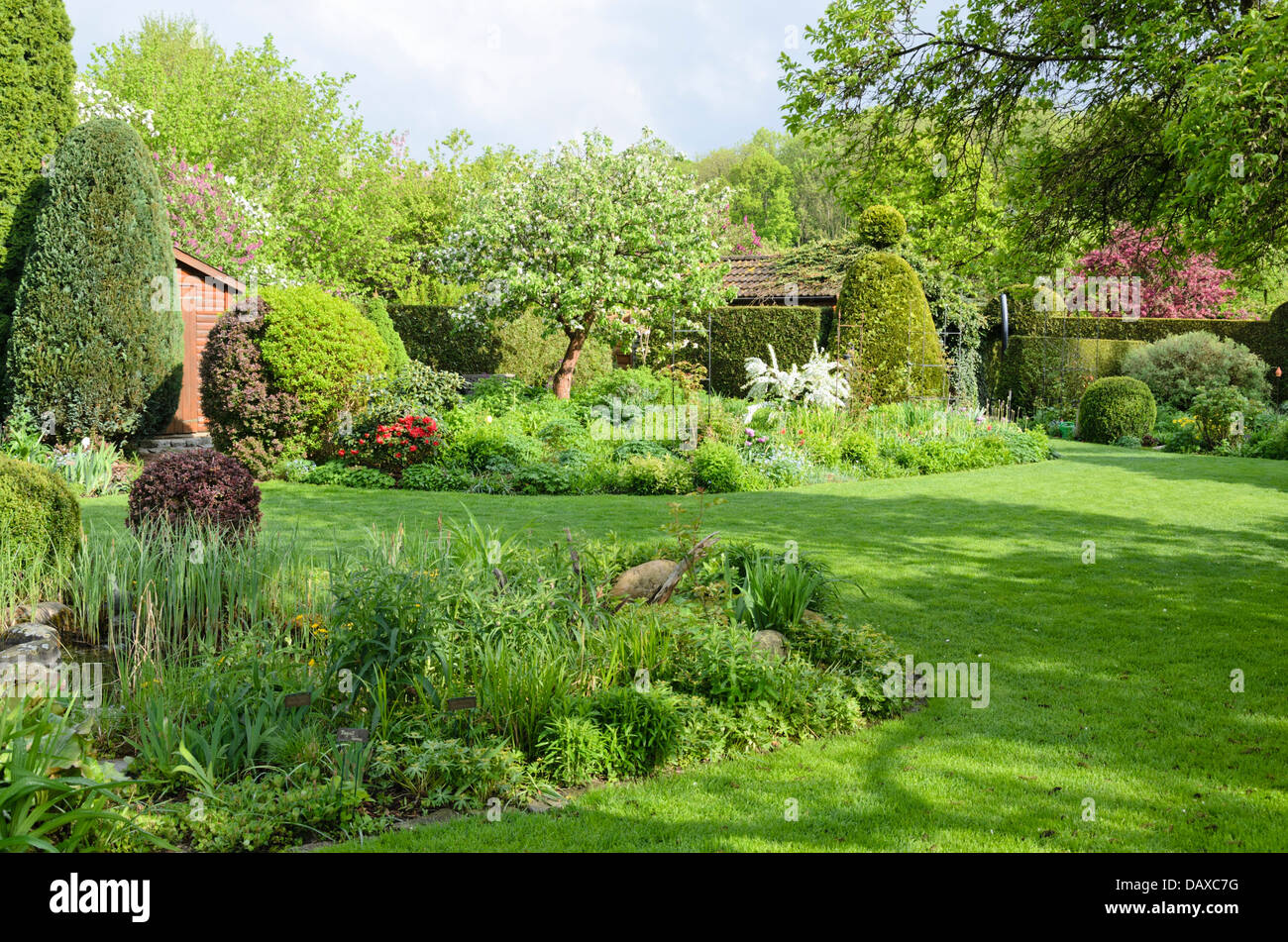 Garden with perennial beds and lawn. Design: Marianne and Detlef Lüdke ...