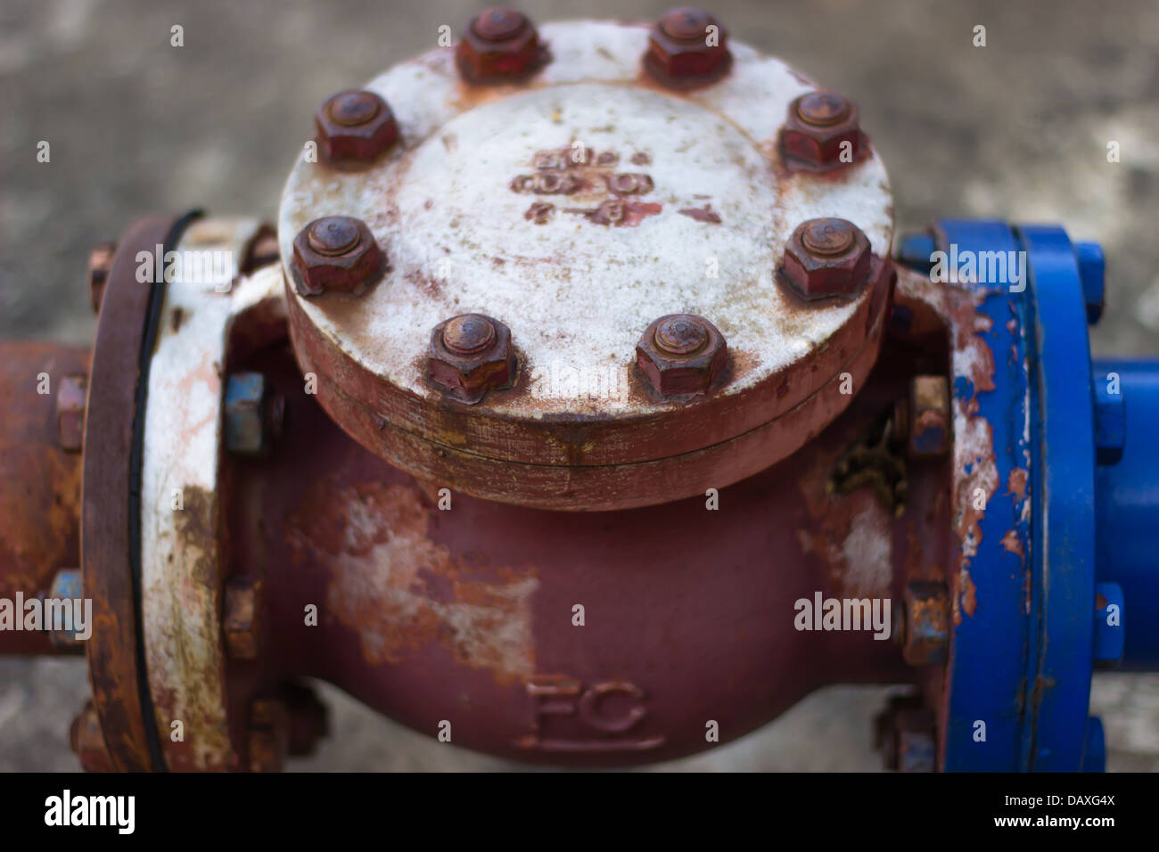 Copper pipe fittings hi-res stock photography and images - Alamy