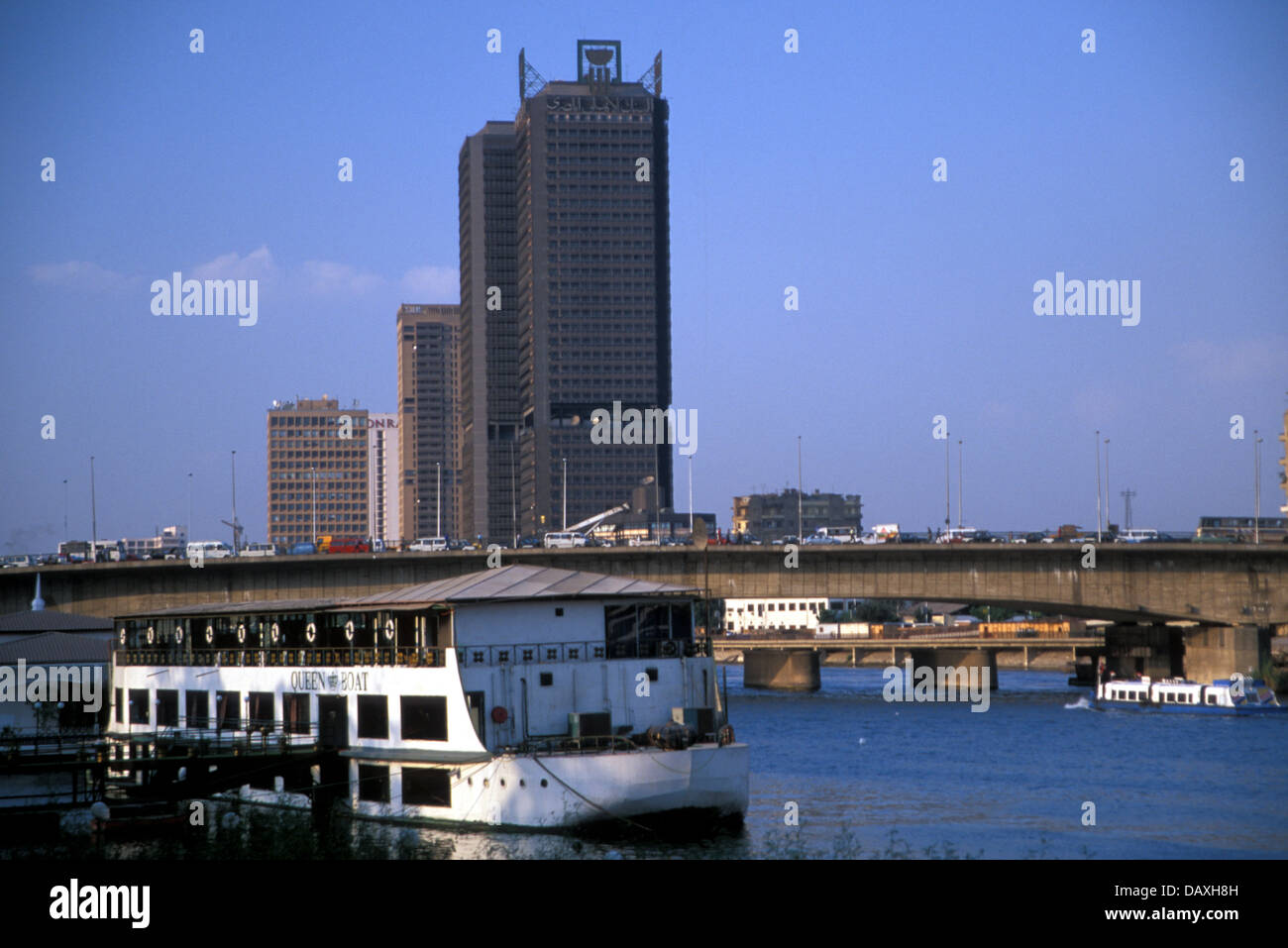The river buildings hi-res stock photography and images - Alamy