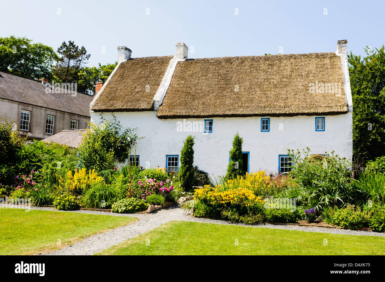 Irish cottage garden hi-res stock photography and images - Alamy
