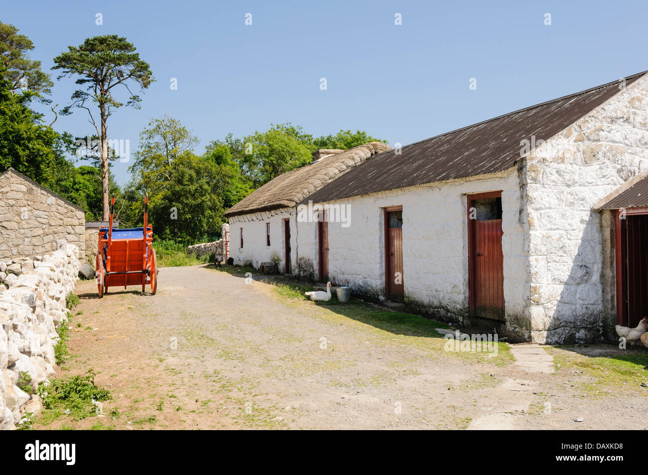 Old Farm Buildings Ireland High Resolution Stock Photography and Images ...
