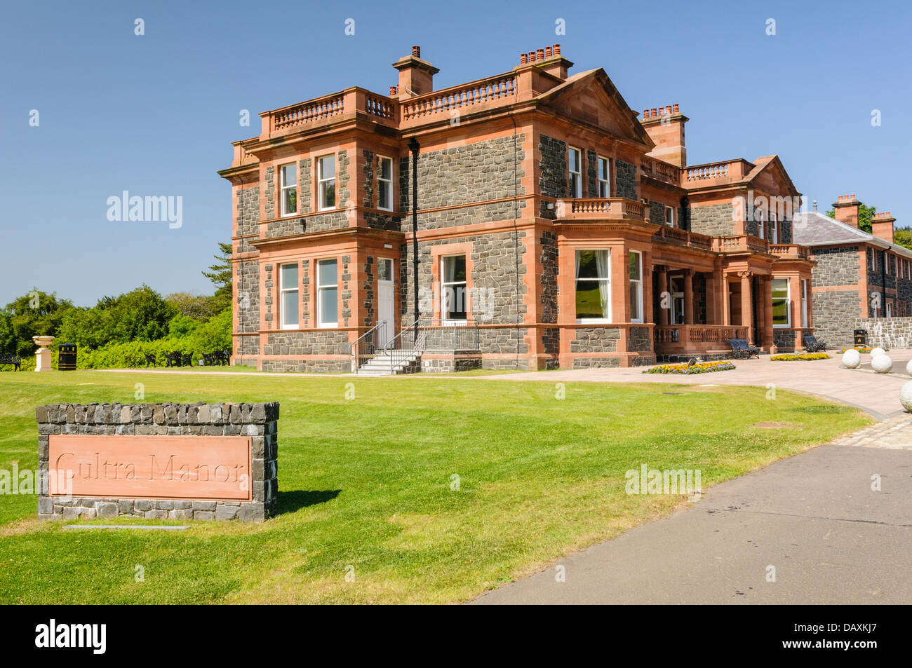 Irish victorian manor house hi-res stock photography and images - Alamy