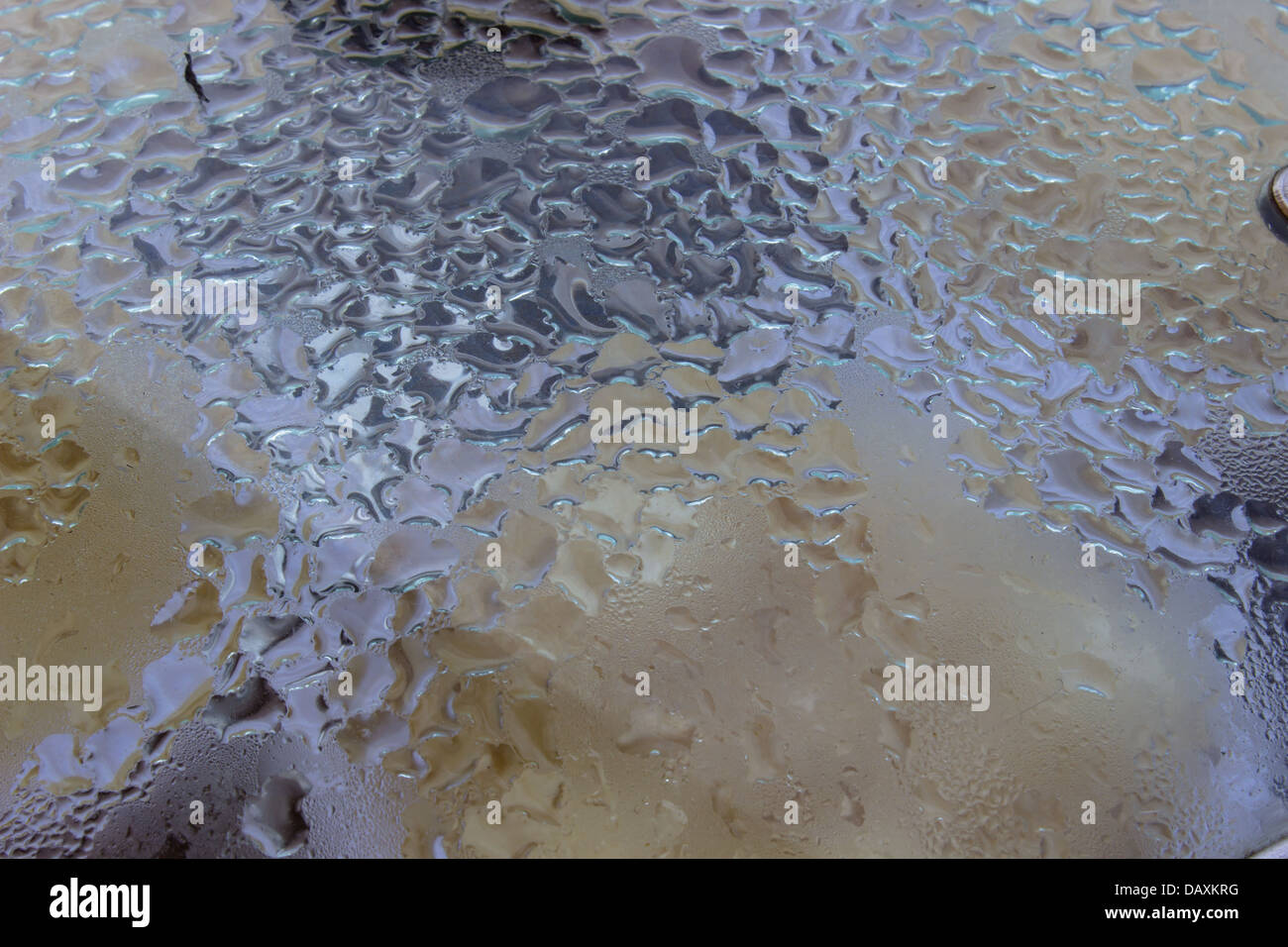 Pouring water drops hi-res stock photography and images - Alamy