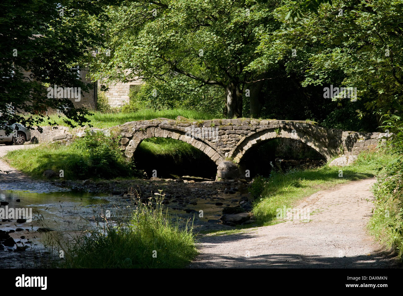 Wycoller country park lancashire hi-res stock photography and images ...