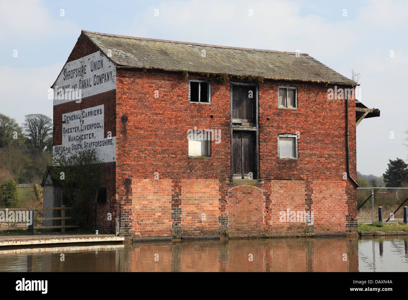 The Llangollen Canal wharf at Ellesmere, Shropshire with a redundant ...