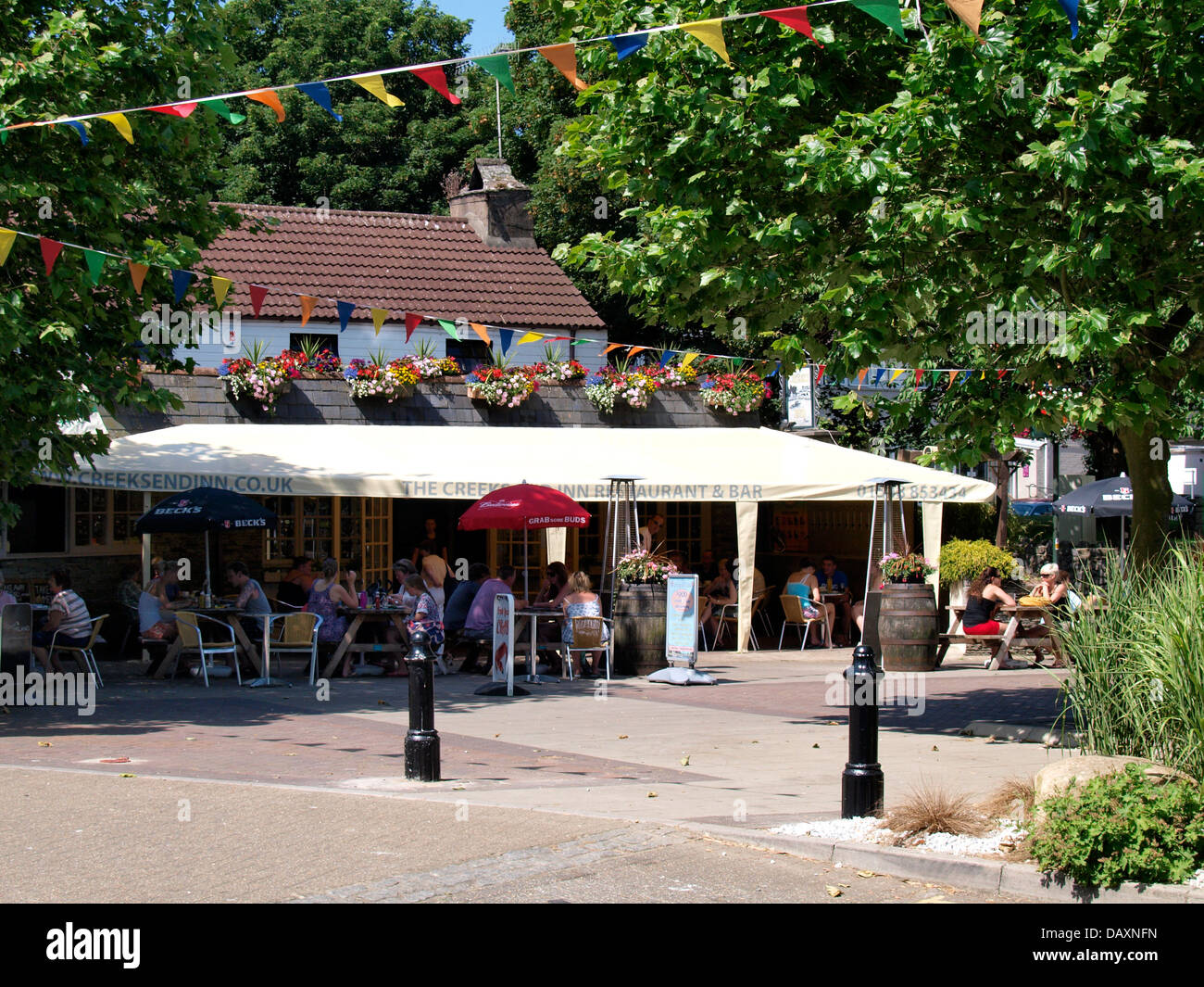 Gazebo restaurant hi-res stock photography and images - Alamy