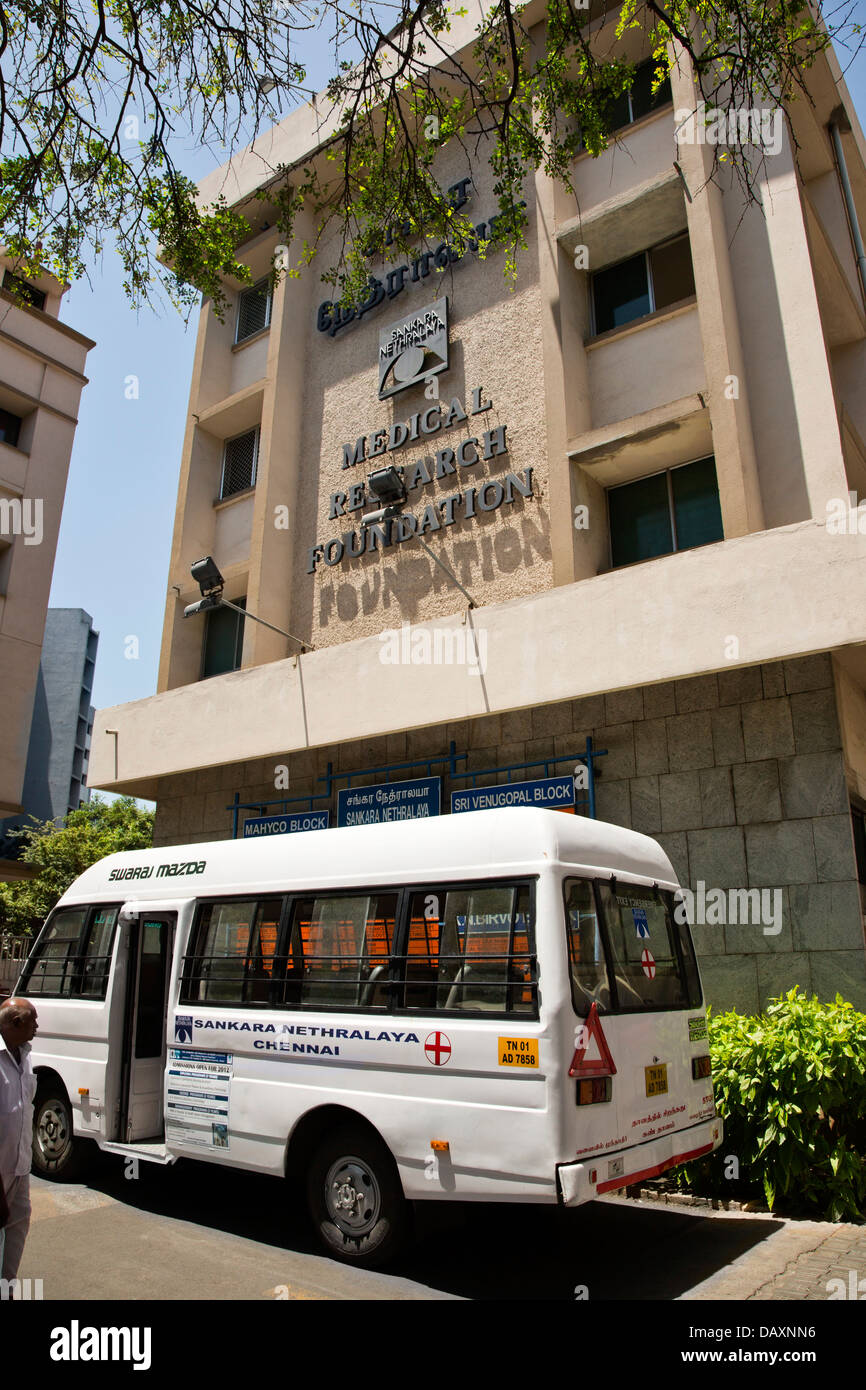 Hospital exterior india hi-res stock photography and images - Alamy
