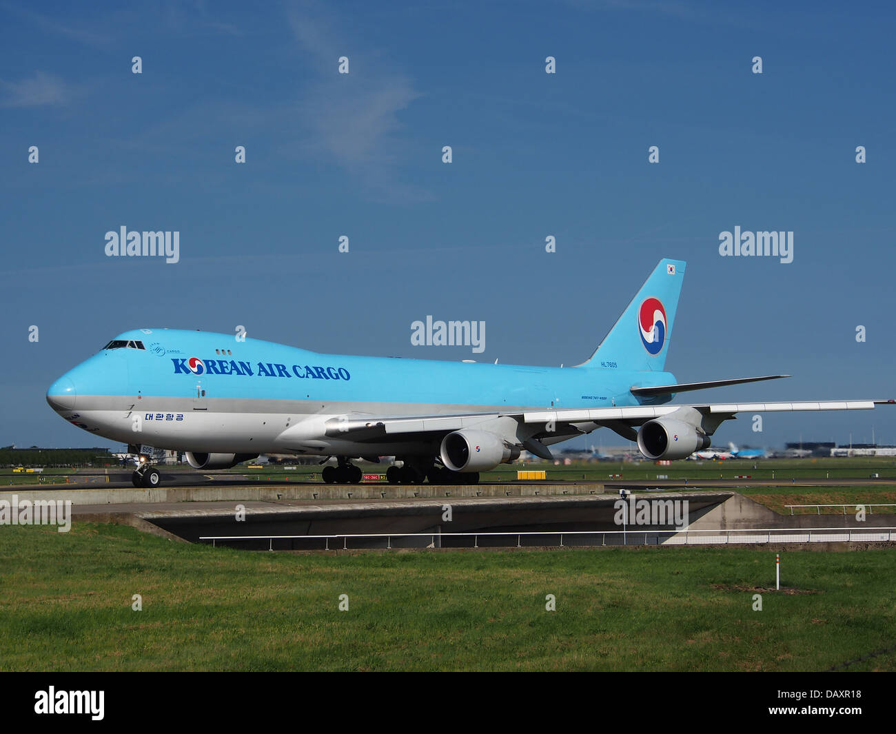 Korean air boeing 747 hi-res stock photography and images - Alamy