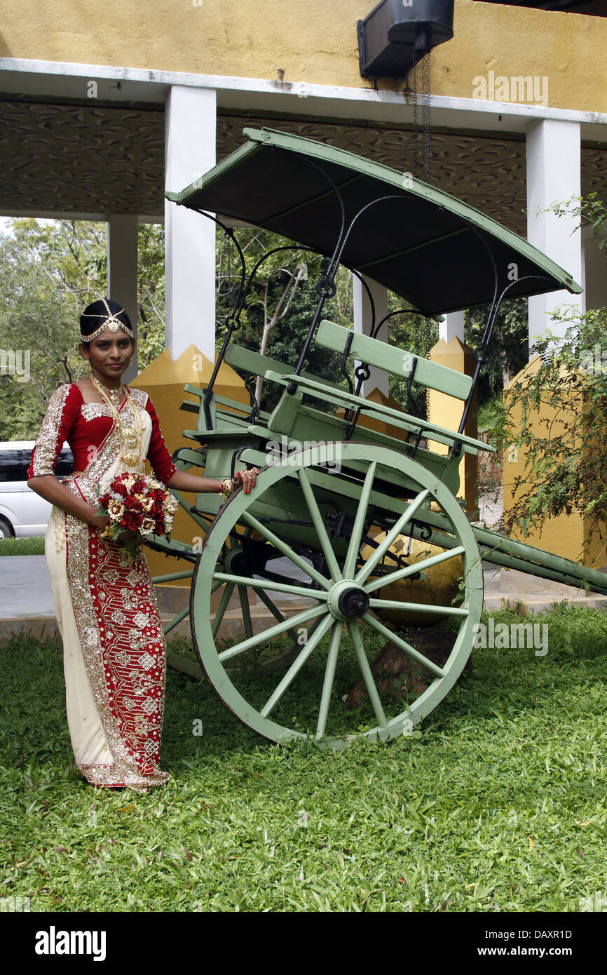 TRADITIONAL SRI LANKAN BRIDE & HAND CART AMANA LAKE HOTEL DAMBULLA SRI ...