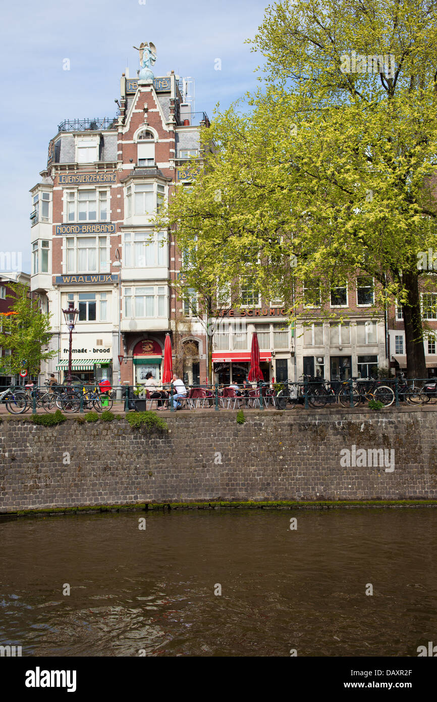 Singel canal waterfront in the city of Amsterdam, Netherlands Stock ...